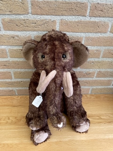 2023 Charlie Bears Mighty Bearhouse Collection | BB234301 | BB234301